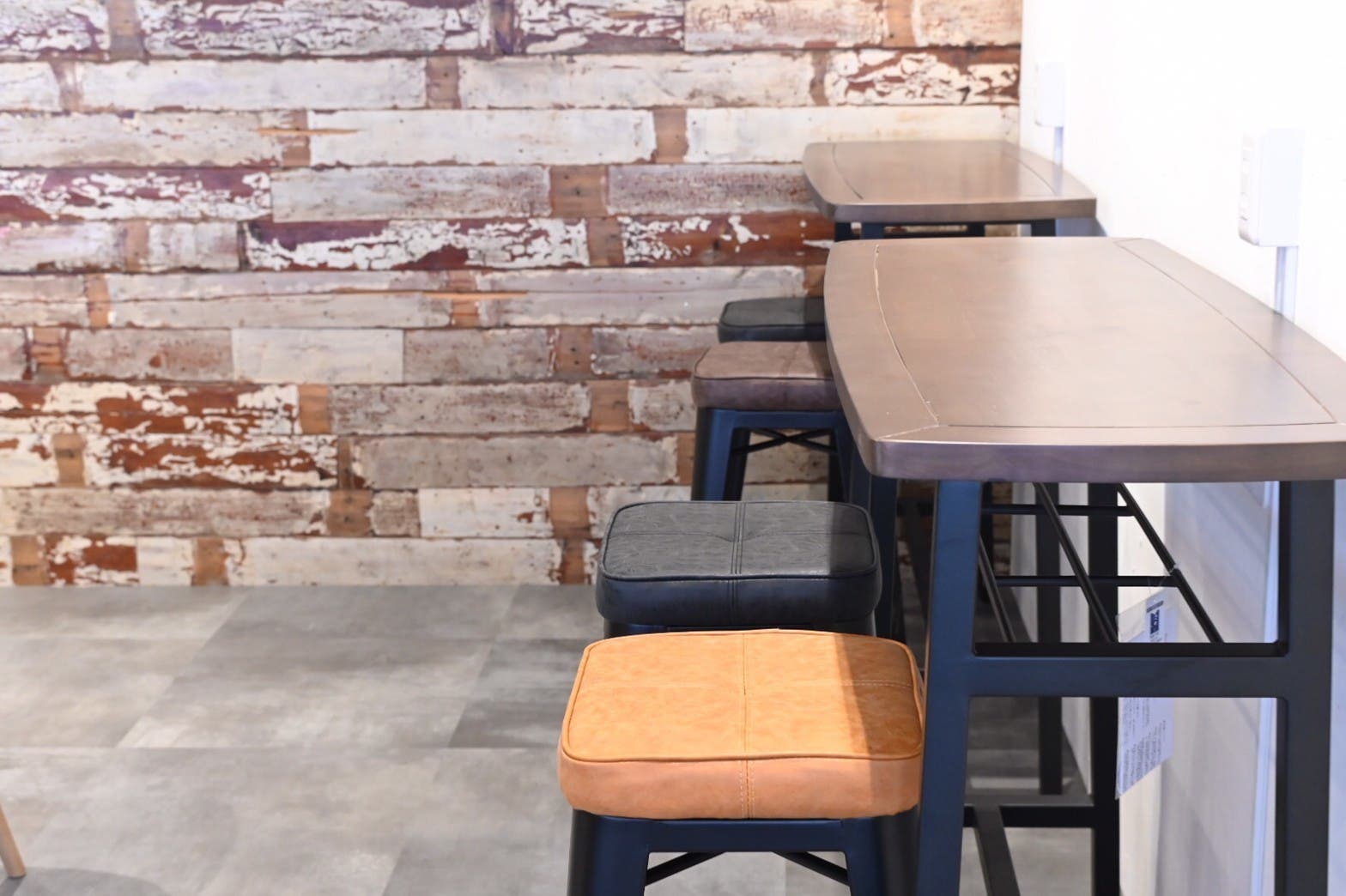 【参宮橋徒歩1分】好立地の広々空間！イベント/撮影/会議/パーティ利用に。ウッド調のおしゃれスペース<革命と鍛錬>の写真6