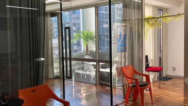 渋谷駅から徒歩4分!防音完備!の写真1