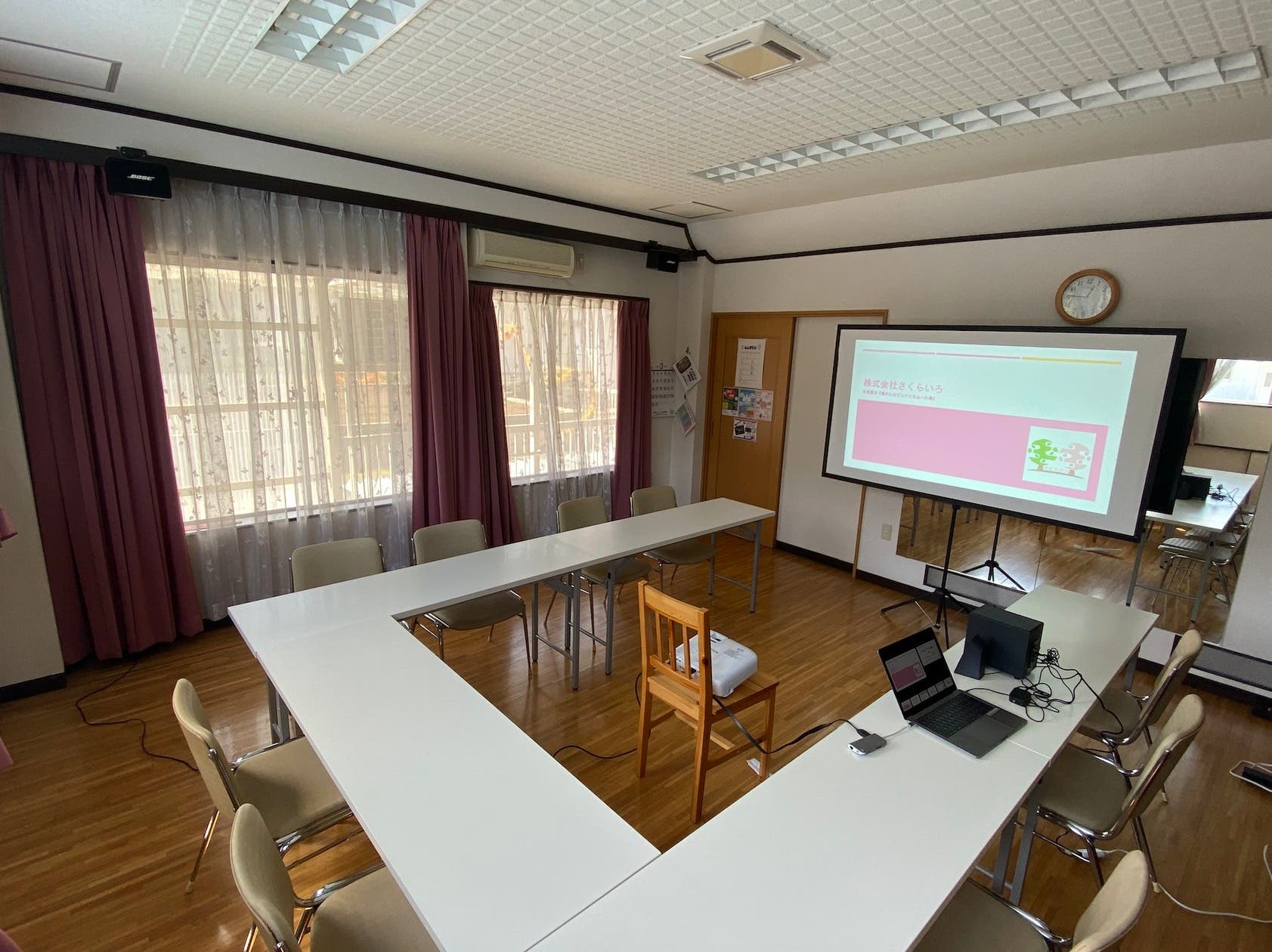 プロジェクタースクリーンの画像1