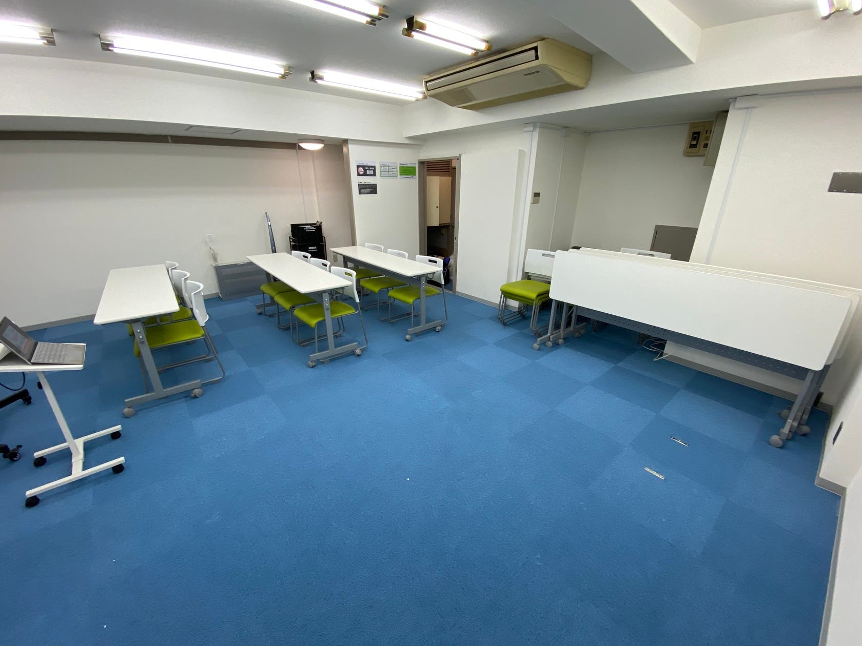 🌟トップホスト12月冬割引✨広々１フロア✨🚃末広町・御徒町徒歩3分🚃研修・会議・撮影・撮影・動画配信・セミナー18名着席の写真6