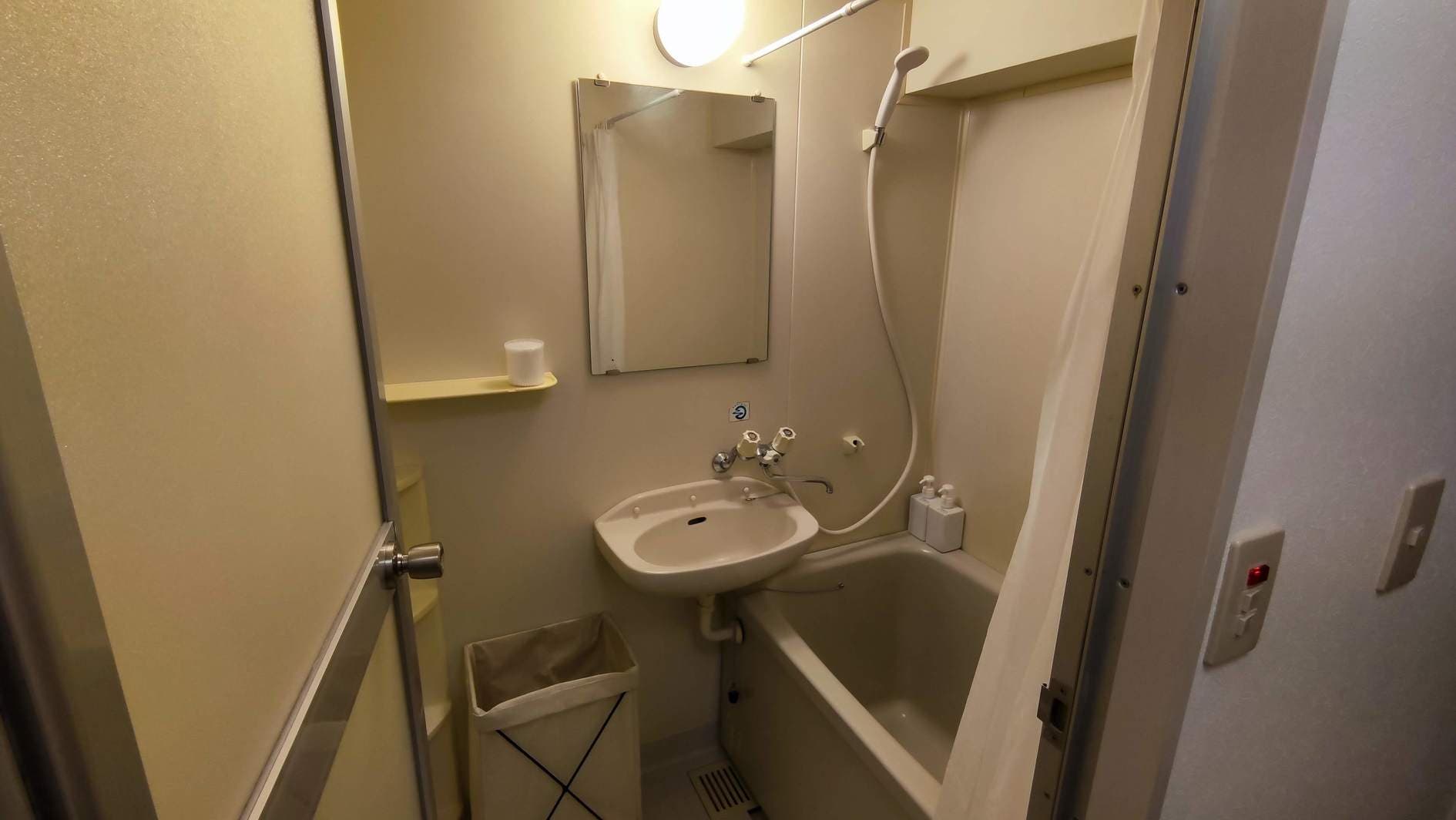 シャワー (2 名毎の料金です、1 名の利用でも金額は変わりません)の画像1