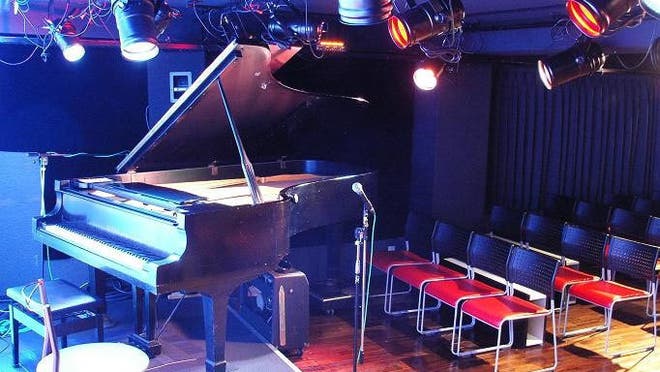 【横浜・桜木町】音響・照明設備充実!臨場感あふれるライブ空間の写真1