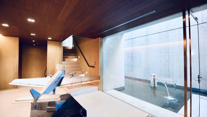 【麻布モダンハウス】安藤忠雄が設計した丸ごと貸切の一軒家(麻布エリア、屋上から東京タワーが見える、撮影スタジオとして人気上昇中)の写真1