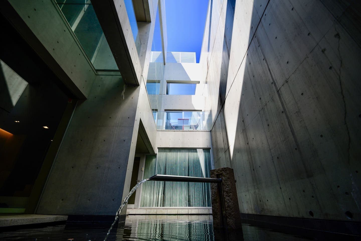 【麻布モダンハウス】安藤忠雄が設計した丸ごと貸切の一軒家（麻布エリア、屋上から東京タワーが見える、撮影スタジオとして人気上昇中）の写真12