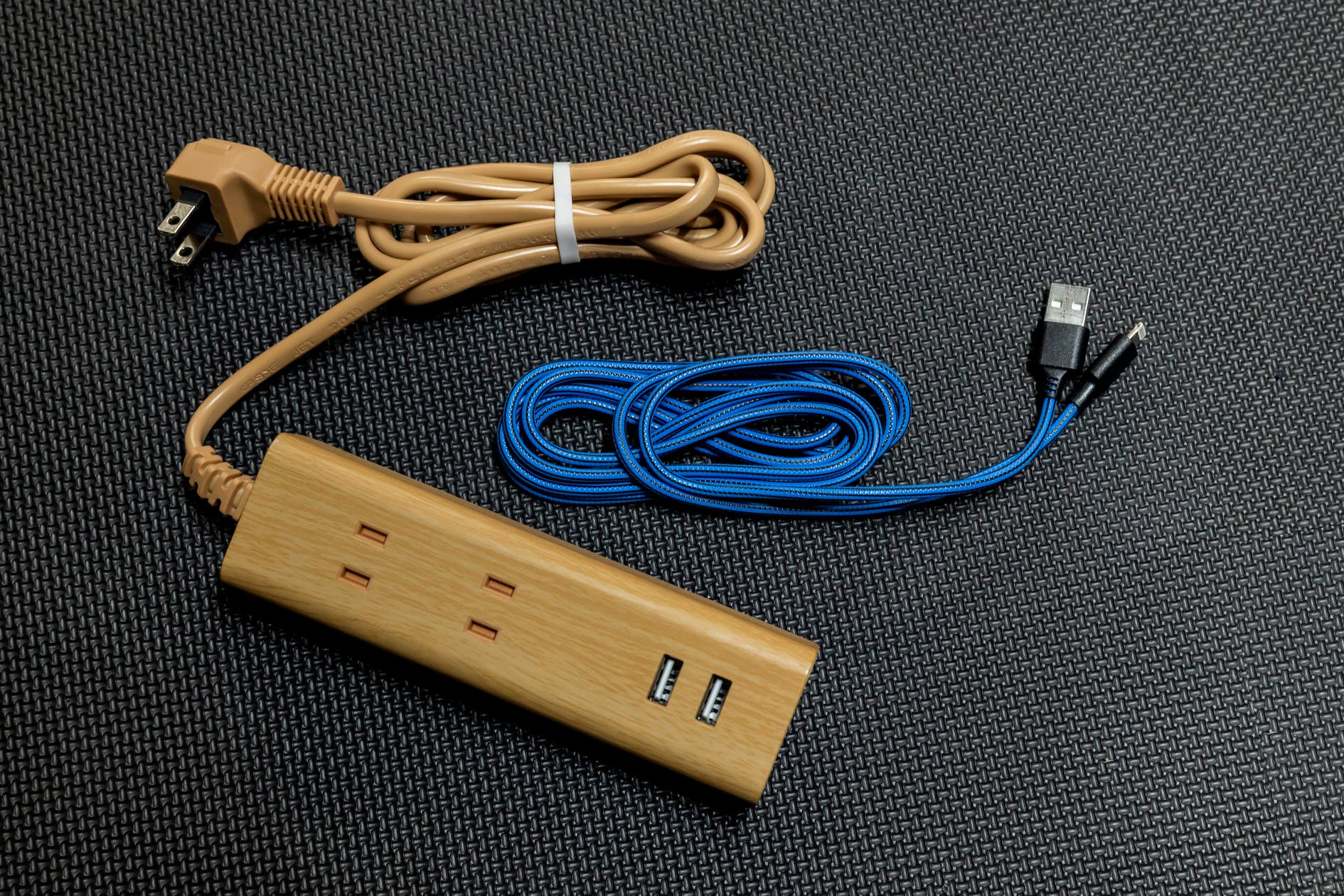 【梅田ドンキホーテ徒歩3分】24時間営業！梅田地域最安値当日予約可能の個室レンタルフットネスジム！全面鏡張！ヨガやパーソナル可能の写真11