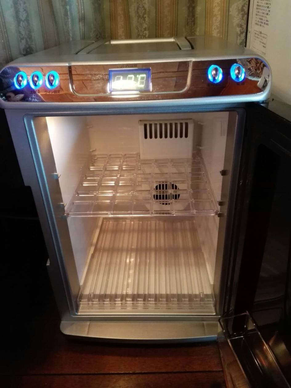 Toga40：テレワークに！Wi-Fi有。静かな古民家の完全個室！大正浪漫風の応接セットとデスク。打合せや撮影など。軽一台駐車可の写真9