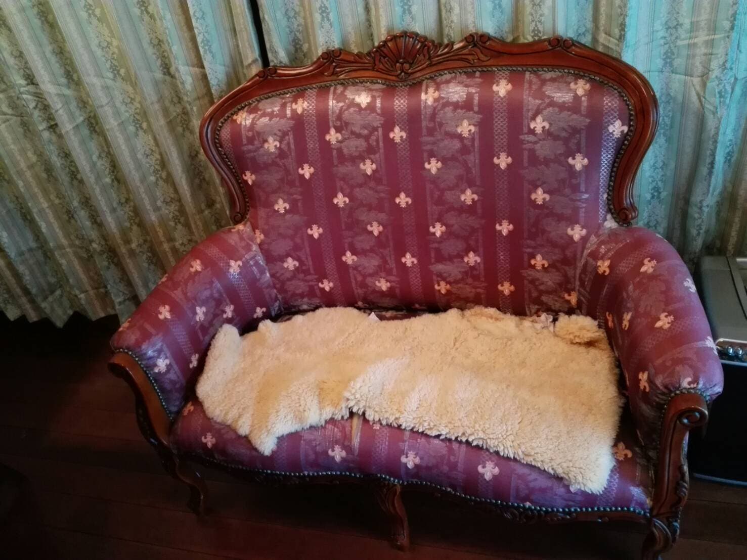 Toga40：テレワークに！Wi-Fi有。静かな古民家の完全個室！大正浪漫風の応接セットとデスク。打合せや撮影など。軽一台駐車可の写真5