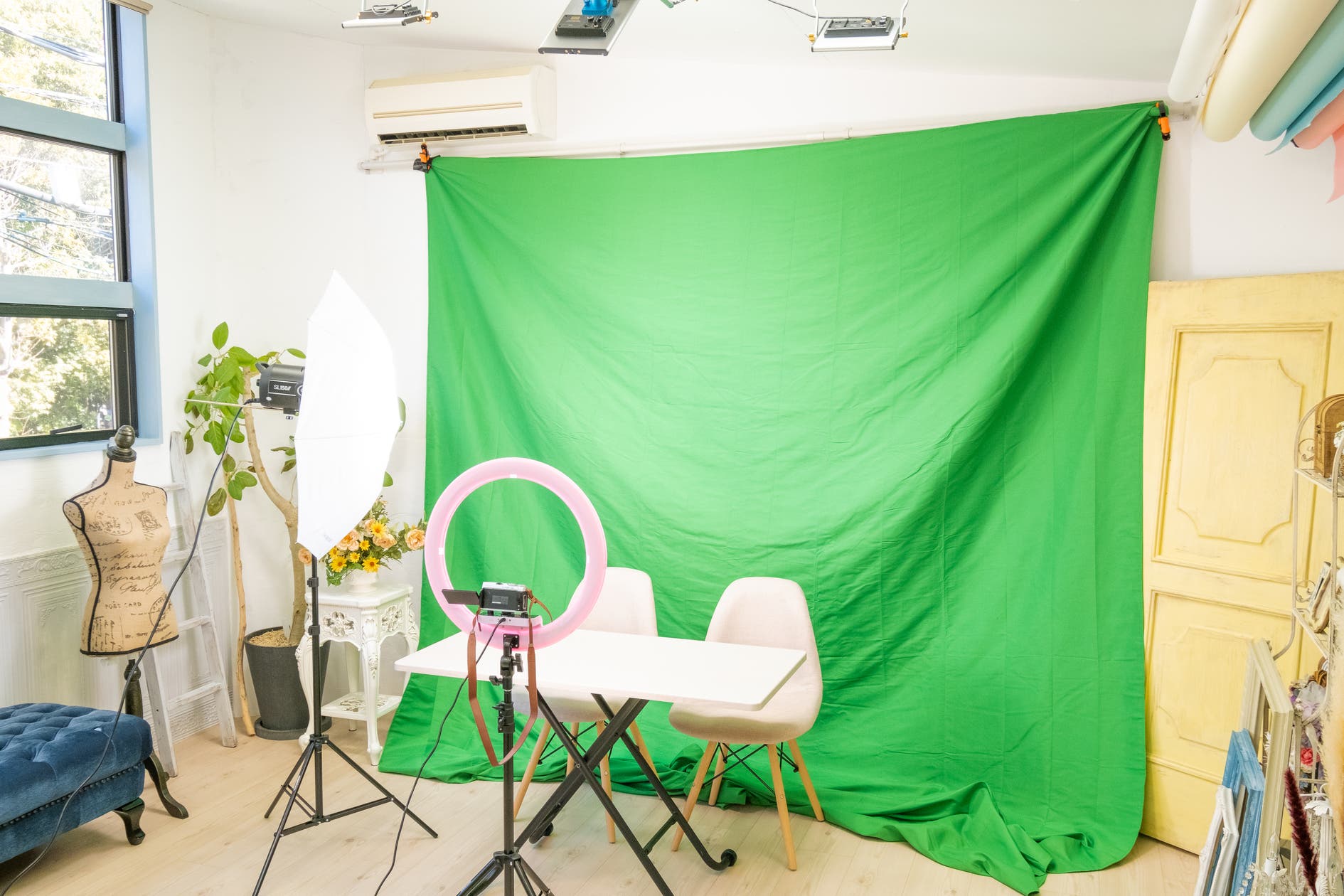 ＜柏の葉公園前＞一棟貸切・非対面で1時間2,136円～！大きな窓で自然光豊かなセルフ撮影スタジオですの写真13