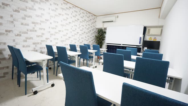 <シルク会議室>駅近🚃Wi-Fi📶プロジェクター🎥モニター🖥会議/商談/テレワーク/Zoom/作業場所/自習の写真1