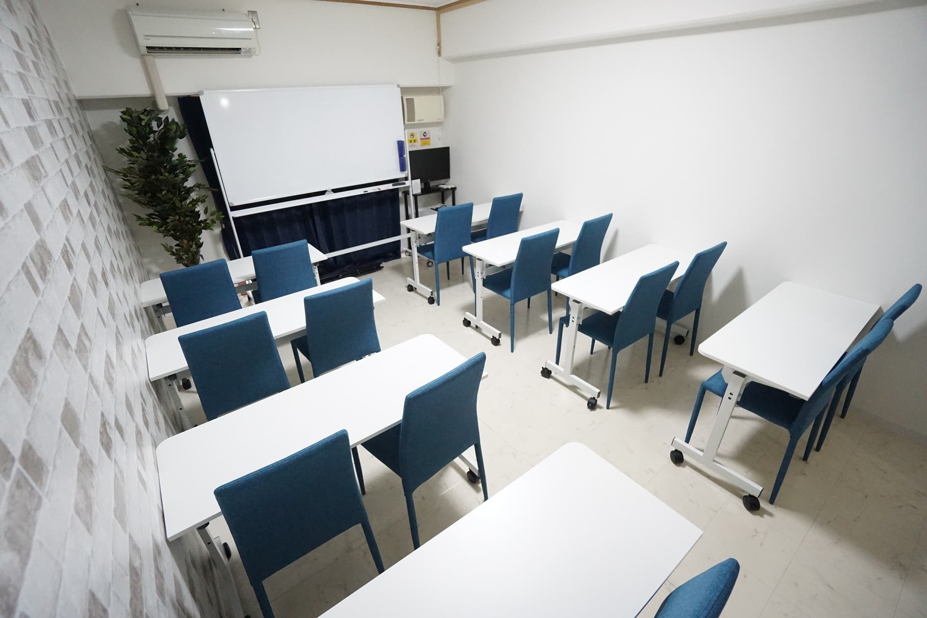 ＜シルク会議室＞駅近🚃Wi-Fi📶プロジェクター🎥モニター🖥会議/商談/テレワーク/Zoom/作業場所/自習の写真5