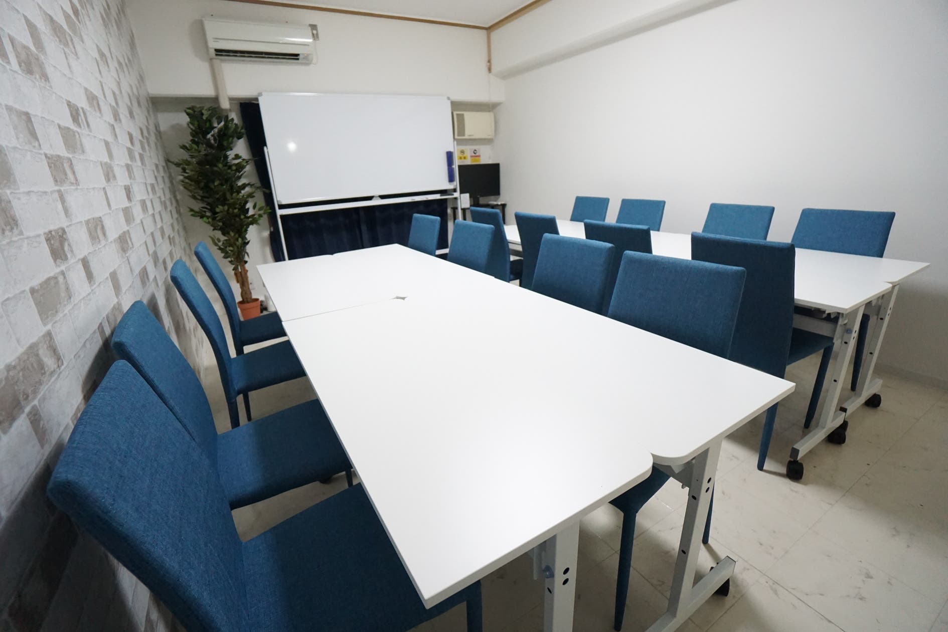 ＜シルク会議室＞駅近🚃Wi-Fi📶プロジェクター🎥モニター🖥会議/商談/テレワーク/Zoom/作業場所/自習の写真10