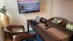 テレワークブース池袋204【少人数の会議やWEB会議に!Wi-FIあり】の写真2
