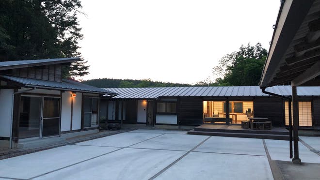 広すぎる庭のある山の中の平家の写真4