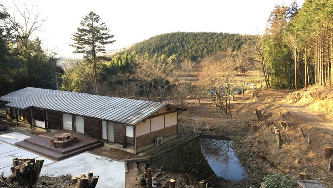 広すぎる庭のある山の中の平家の写真9