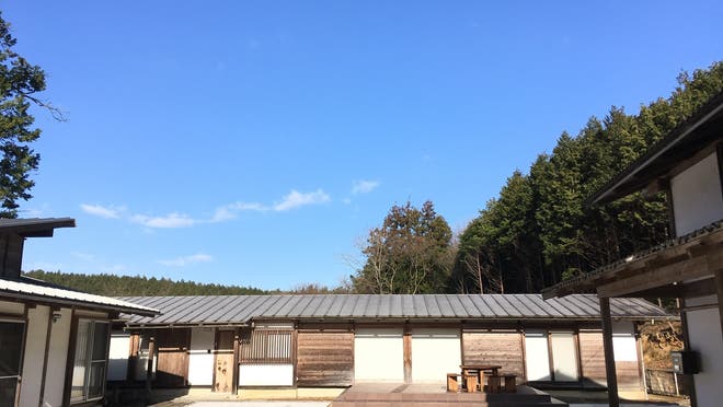 広すぎる庭のある山の中の平家の写真12