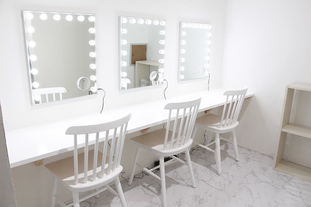 【池袋】豪華セットあり📸格安な撮影スタジオ/ メイクルーム/ 照明機材/ 駐車場/ 光回線【アル撮影スタジオ】の写真5