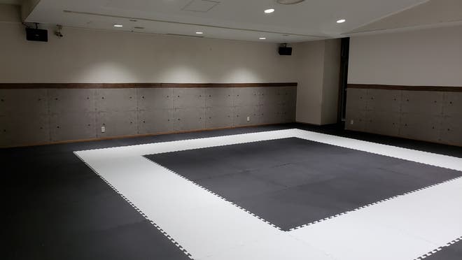 和泉和気店 Aルーム 当日予約OK!24時間利用可能! 自主練はもちろん、習い事や教室の開催にぴったりのスタジオ!!の写真3