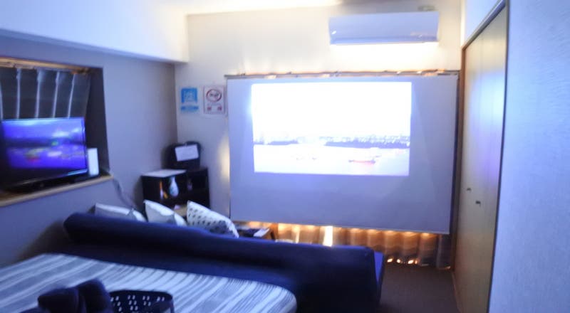 ⑤ ベッド使用OK🛏博多再認識！大型ｽｸﾘｰﾝ完備🎥VOD充実📺休憩・パーティー・映画鑑賞・テレワーク✨