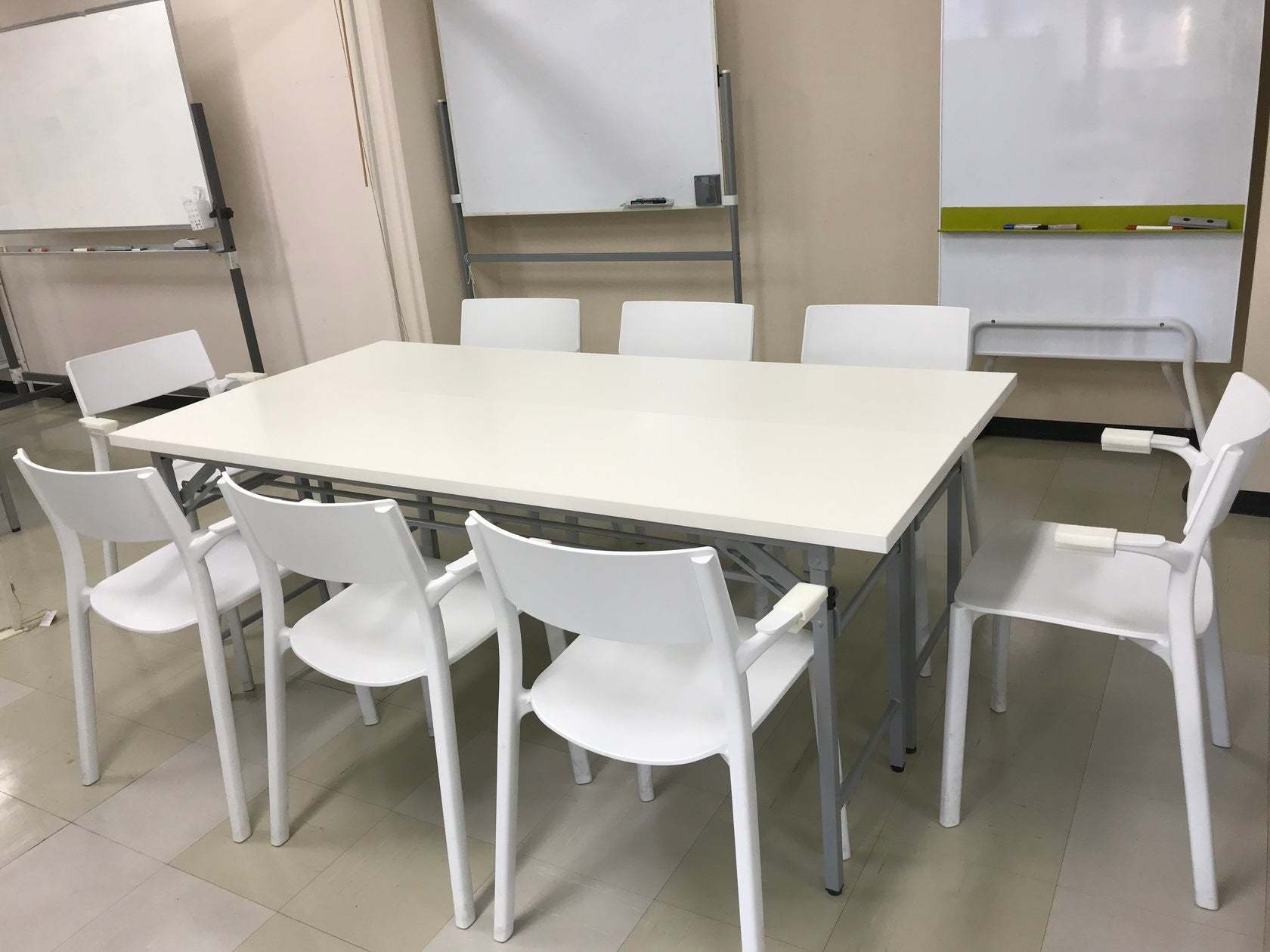 蒲田2分コワーク内スペースB：パーティション区切り　スタッフ常駐　レッスン、ボードゲーム等に最適の写真1