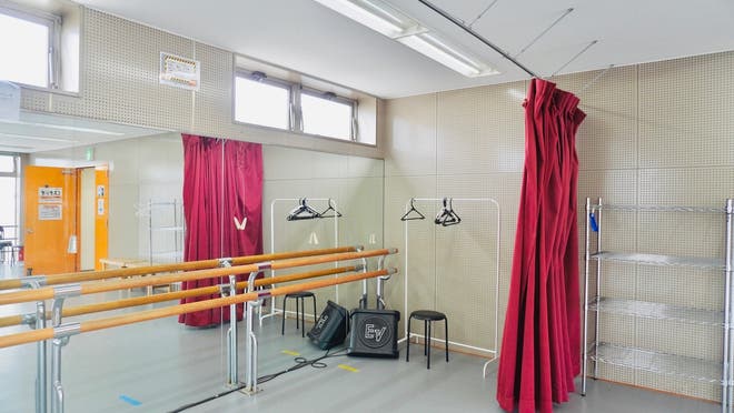 江坂駅から徒歩3分全4室!少人数の簡単レッスン利用から本格的なバレエレッスンまたはリハーサルが可能!の写真4