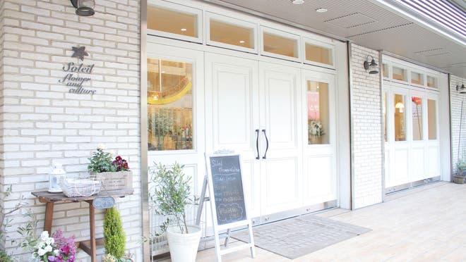 【大阪駅から10分】ヨーロッパ調の真っ白なクッキングスタジオ・広いアイランドキッチン&豊富な備品が人気!ソレイユ の写真1