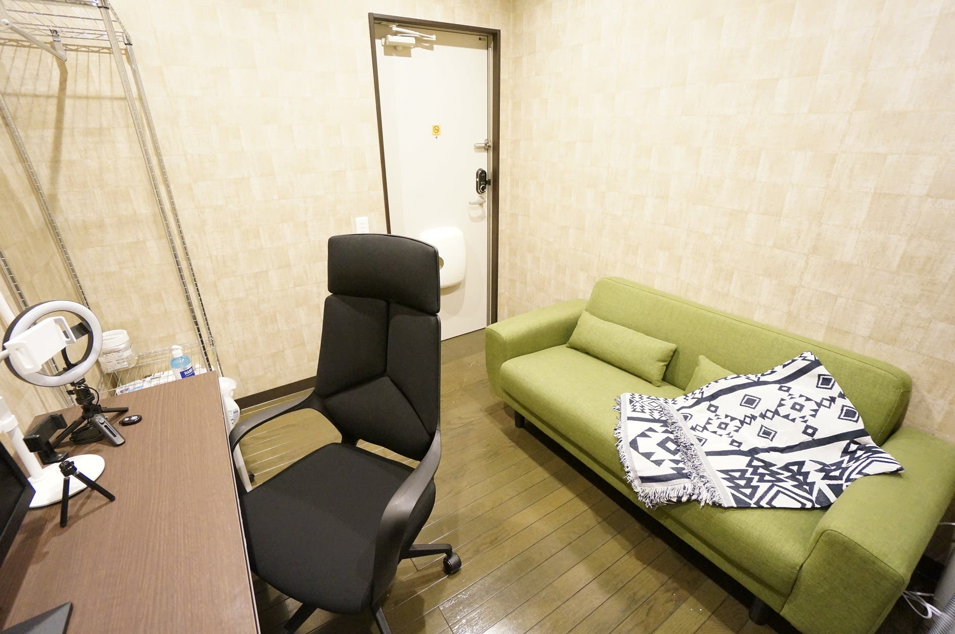 ＜大国町ミニマルオフィス＞完全個室✨モニター🖥️Wi-Fi📶テレワーク/Web会議,面接/会議/打ち合わせの写真5