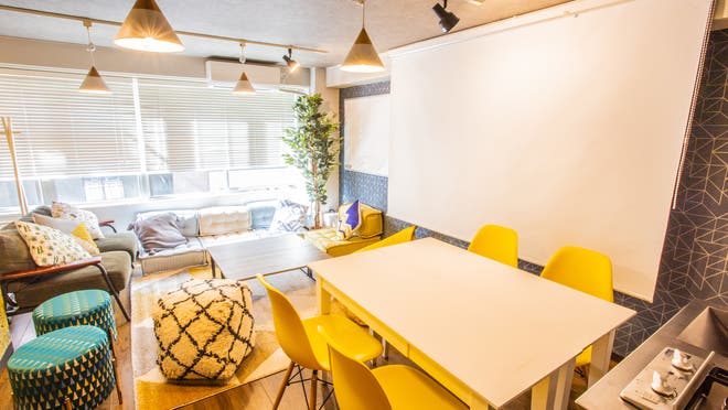 《LVB銀座東》新富町徒歩40秒/最大12名/キッチン付会議室/パーティスペース/無料Wifiテレワーク/スマホ撮影ライトの写真2