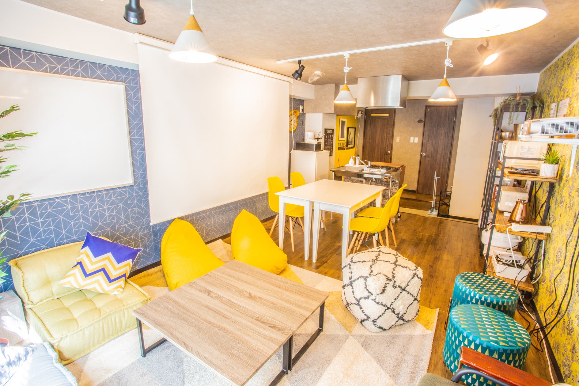 《LVB銀座東》新富町徒歩40秒/最大12名/キッチン付会議室/パーティスペース/無料Wifiテレワーク/スマホ撮影ライトの写真6