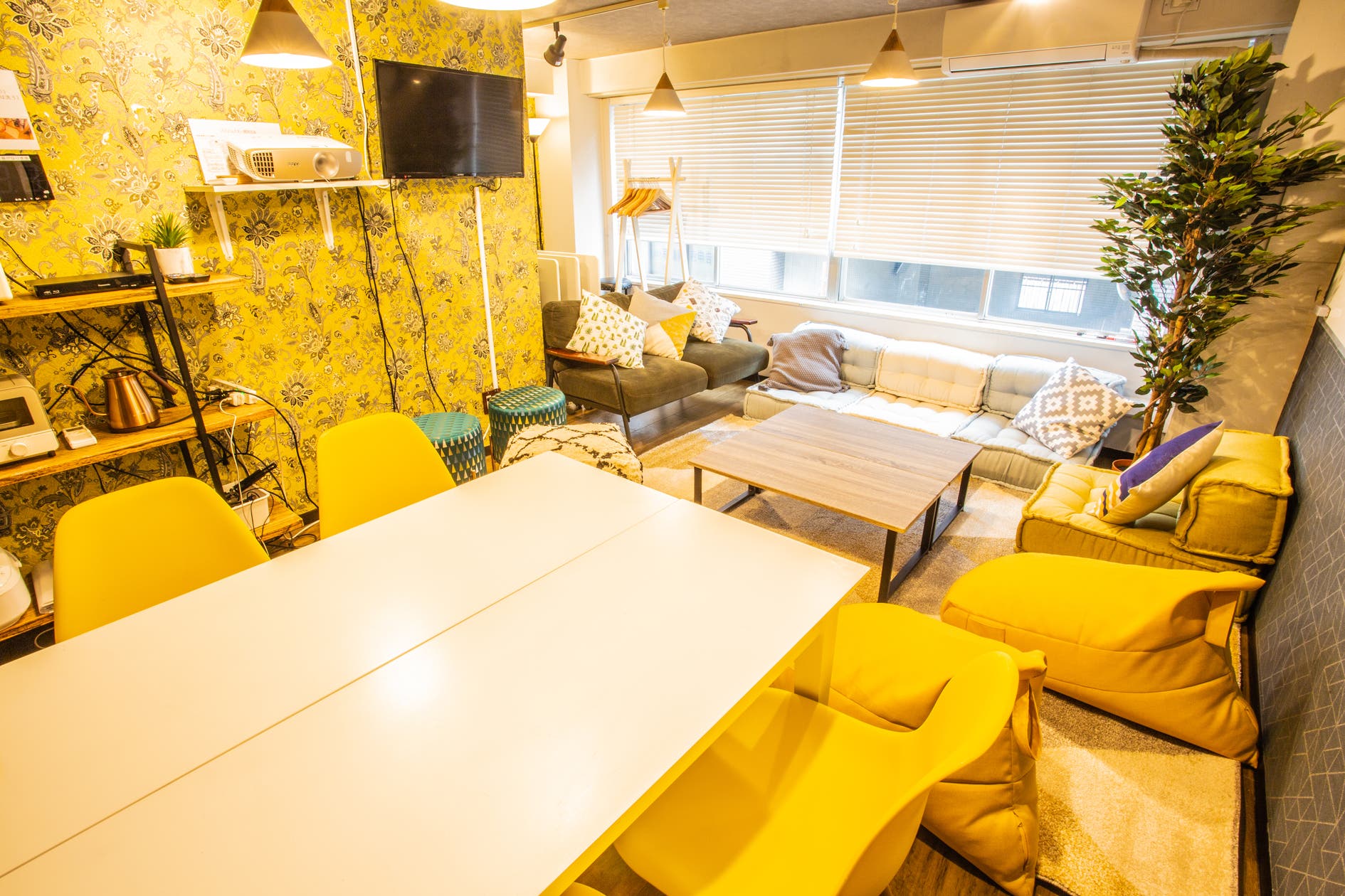 《LVB銀座東》新富町徒歩40秒/最大12名/キッチン付会議室/パーティスペース/無料Wifiテレワーク/スマホ撮影ライトの写真8