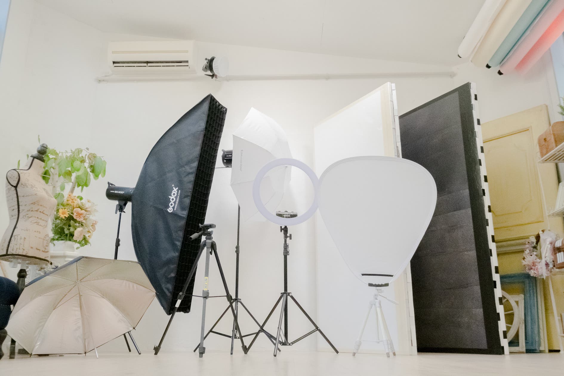 ＜柏の葉公園前＞一棟貸切・非対面で1時間2,136円～！大きな窓で自然光豊かなセルフ撮影スタジオですの写真10