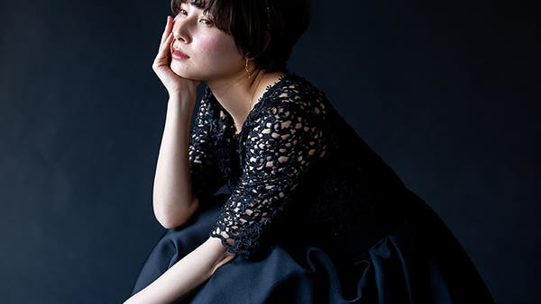 自然光もライティングも!南北の大きな窓からの自然光に加え、ストロボ、バック紙などの写真10