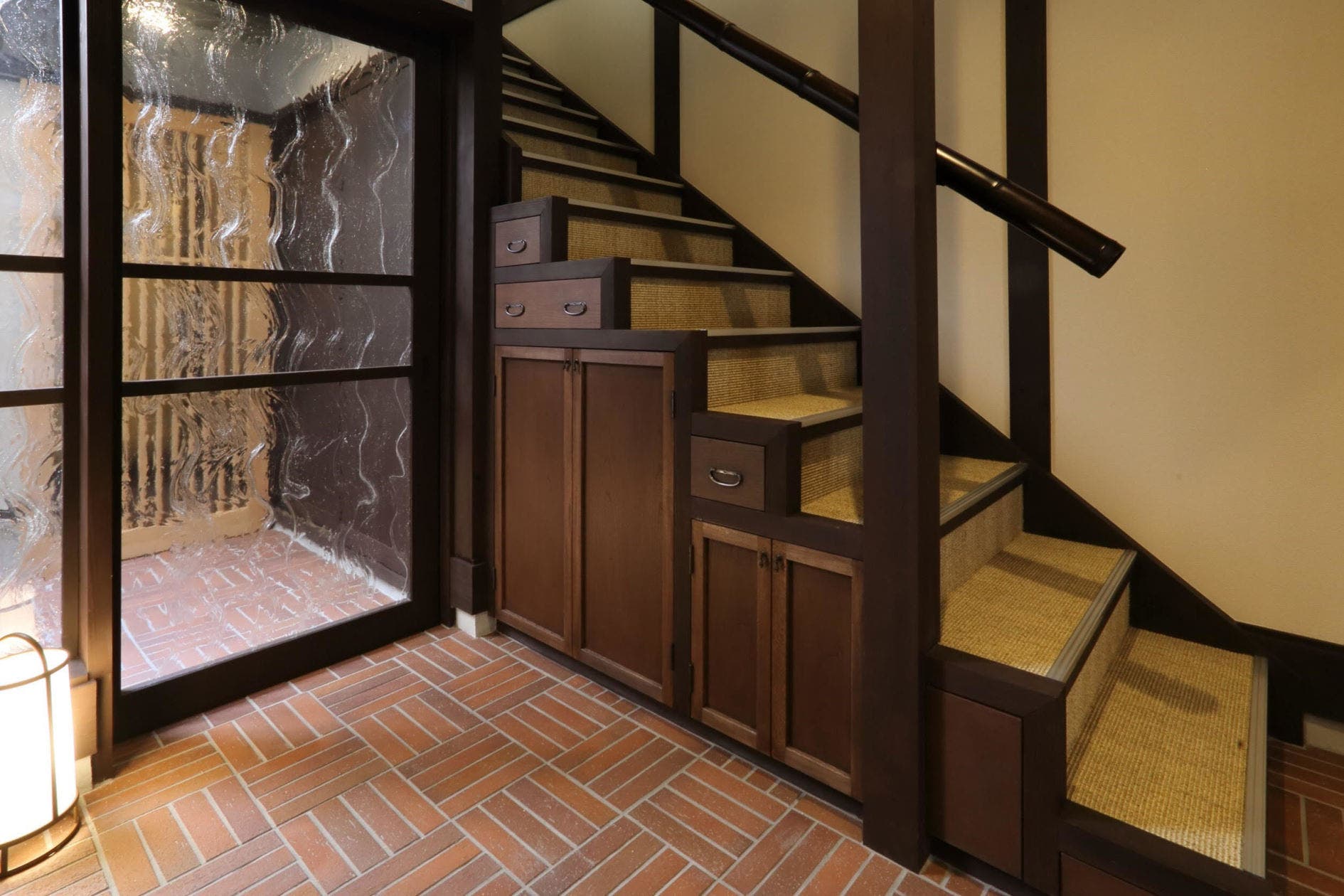 デスク完備・無料託児付きワーケーション／四条烏丸徒歩８分／京町家style【２階和室／共用バス・トイレ】の写真6