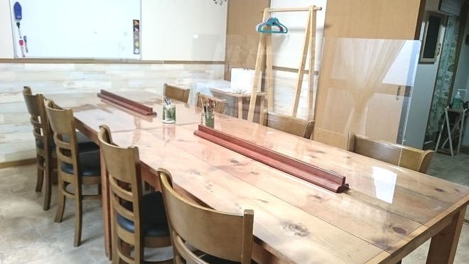 ハワイアン風インテリアのスペース。テレワーク、打合せ、自然光での撮影やワークショップに最適。JR西船橋2分【アティナカルチャー】の写真3