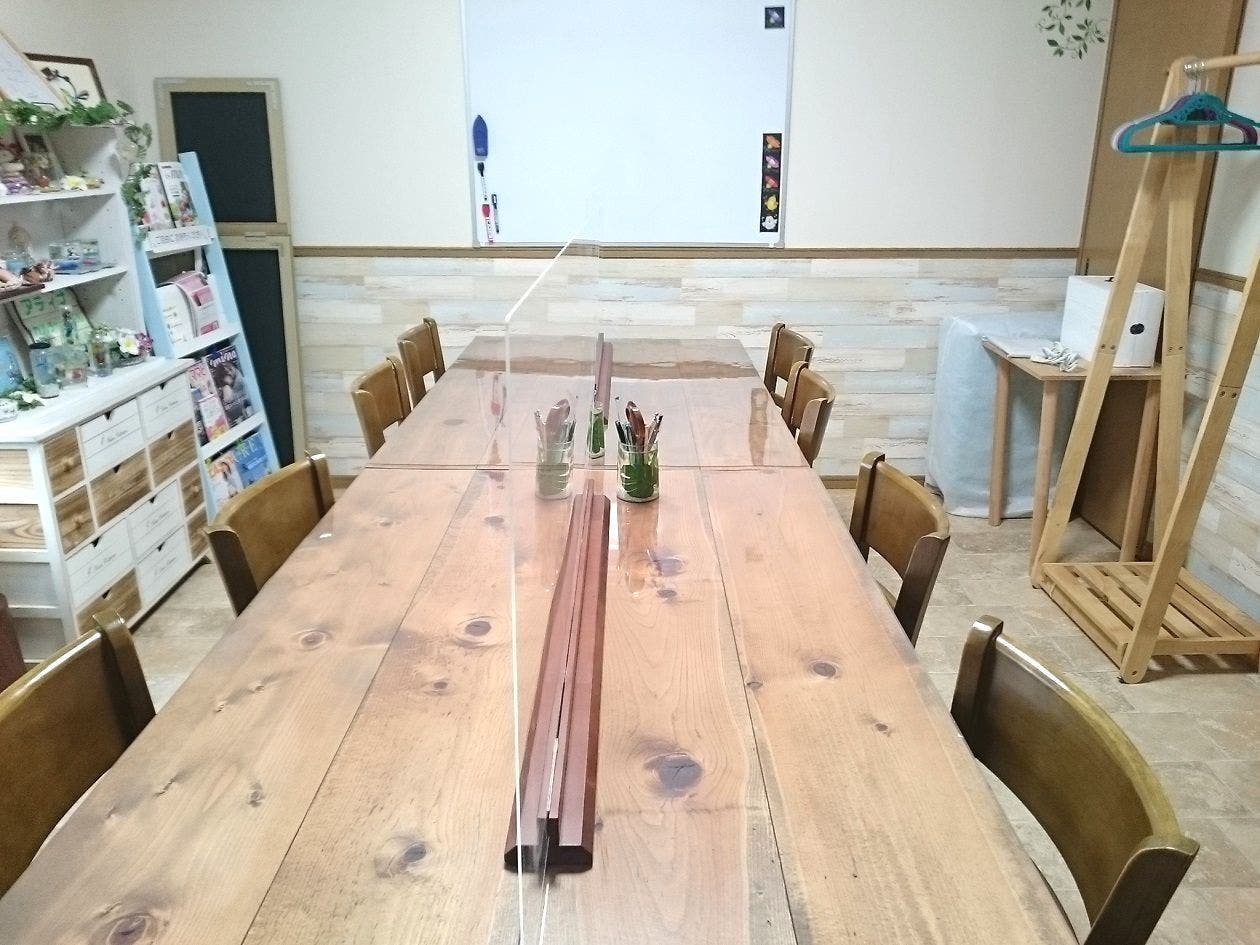 ハワイアン風インテリアのスペース。テレワーク、打合せ、自然光での撮影やワークショップに最適。JR西船橋2分【アティナカルチャー】の写真5