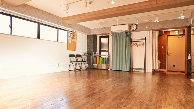 【駅近徒歩3分】ヨガ・軽いダンス・作業ができるリノベした綺麗なスタジオ♪の写真3