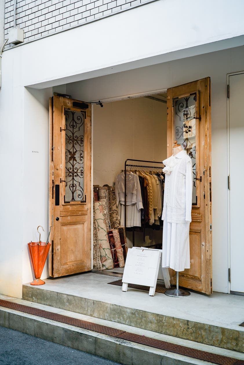 大阪中崎町にひっそりとたたずむ真っ白な空間の写真2