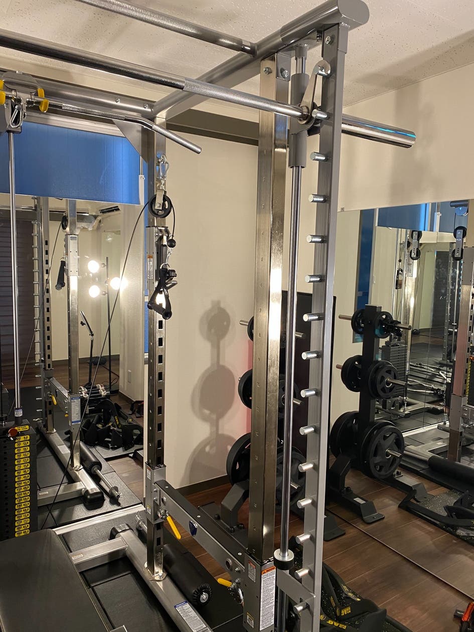【六本木駅徒歩2分】パーソナルトレーナー注目！女性専用レンタルジム〈パワーラック/スミス/壁面鏡他〉水1人1本サービス有の写真16