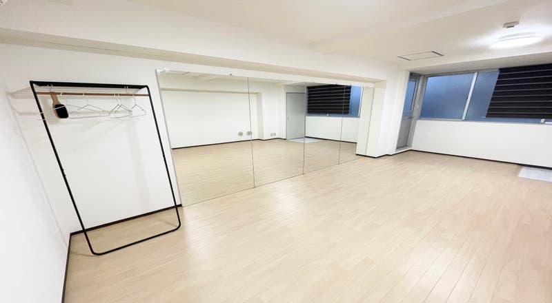 ✨広島パルコ徒歩1分✨ダンス、ヨガ、トレーニング、バレエ、演劇などの練習に最適！大型鏡、Bluetoothスピーカー完備！