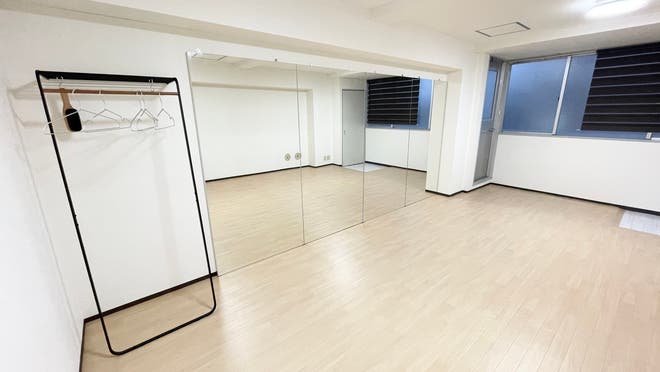 ✨広島パルコ徒歩1分✨ダンス、ヨガ、トレーニング、バレエ、演劇などの練習に最適!大型鏡、Bluetoothスピーカー完備!の写真1