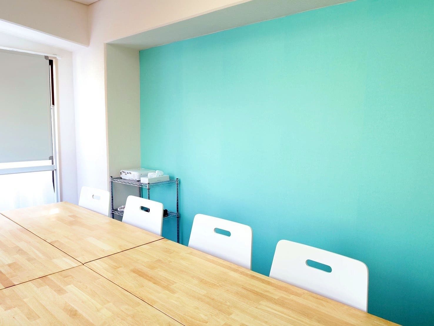 <新宿三丁目駅E1出口徒歩20秒>高速光回線/会議・カラー診断・撮影(自然光あり)等/軽飲食可/靴で利用【みらいスペース新宿Ⅱ】の写真5