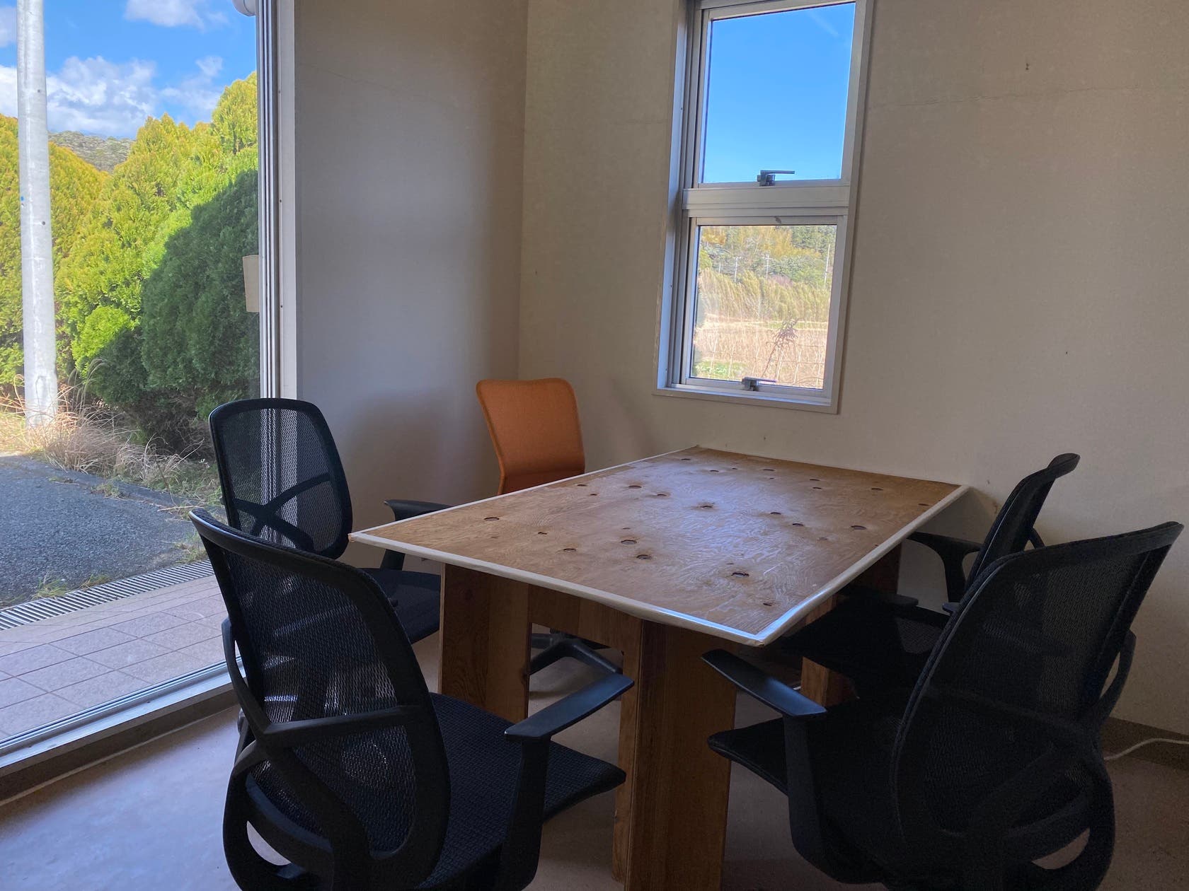 キッチン付きスペース！会議・研修・ワーケーション・説明会・宴会に！ケータリング手配可能です。の写真6