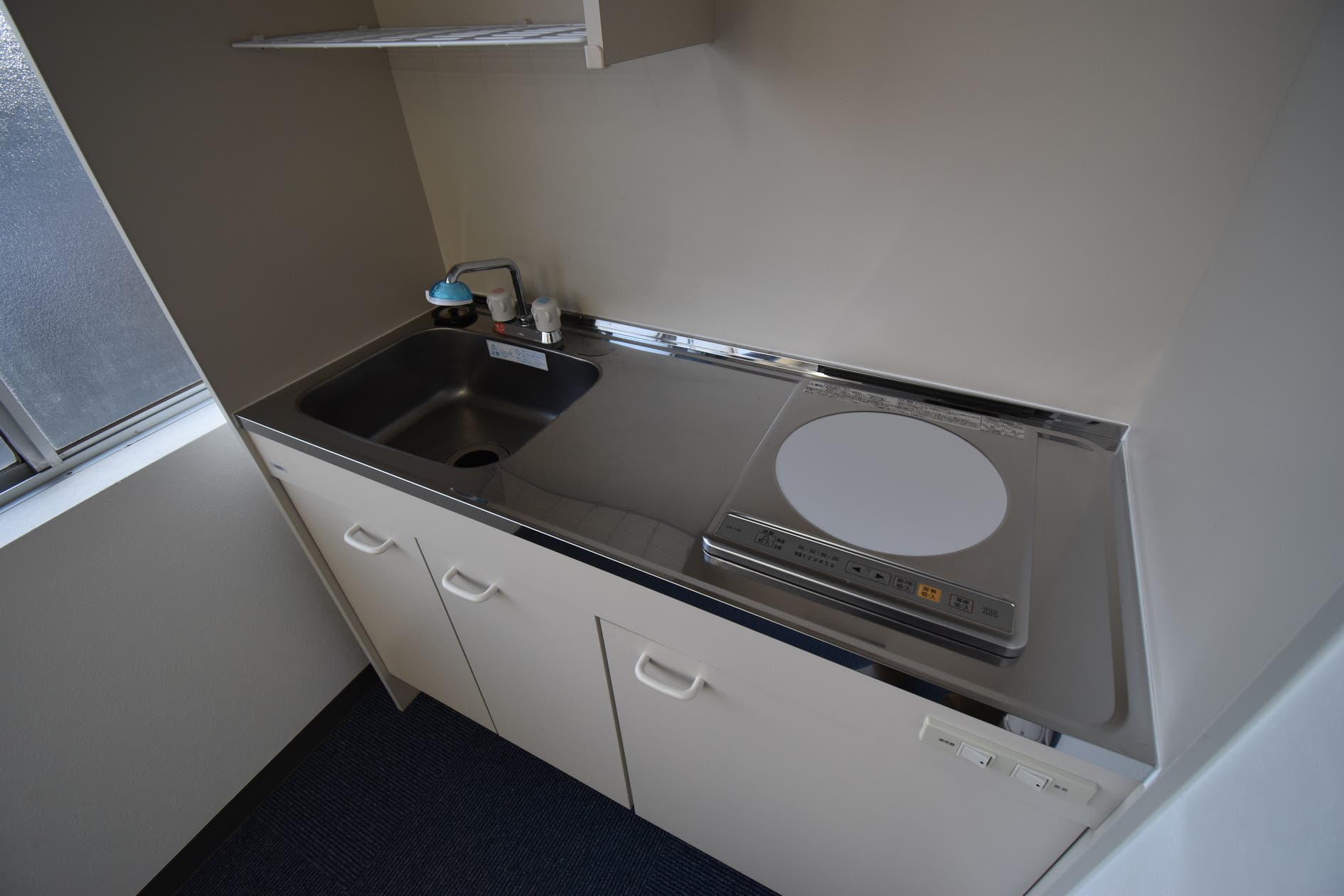 日当たりよく清潔感のあるスペース♪会議や商談、撮影スタジオ、教室、サロンなどの写真8