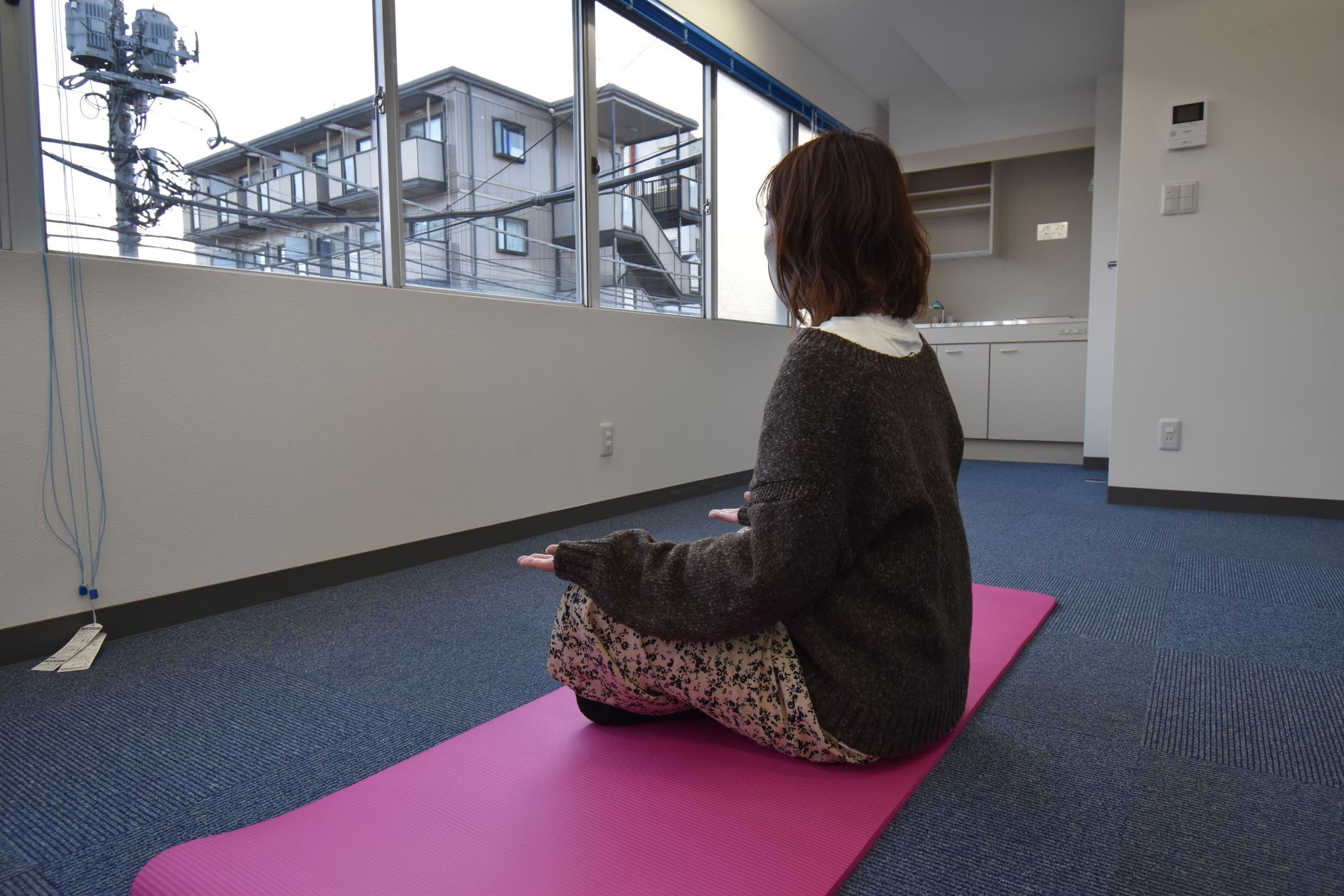 日当たりよく清潔感のあるスペース♪会議や商談、撮影スタジオ、教室、サロンなどの写真15