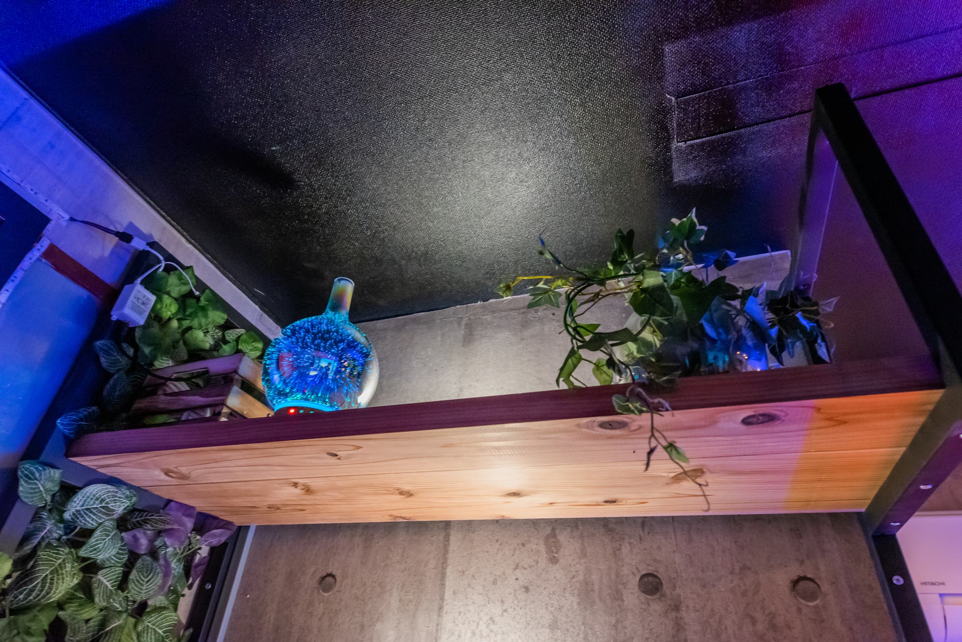 中野【大人の空間】大迫力！巨大スクリーンで映画、PS4、ダーツが楽しめる、超オシャレな空間です！の写真12