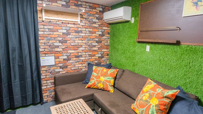 中野【大人の空間】大迫力!巨大スクリーンで映画、PS4、ダーツが楽しめる、超オシャレな空間です!の写真14