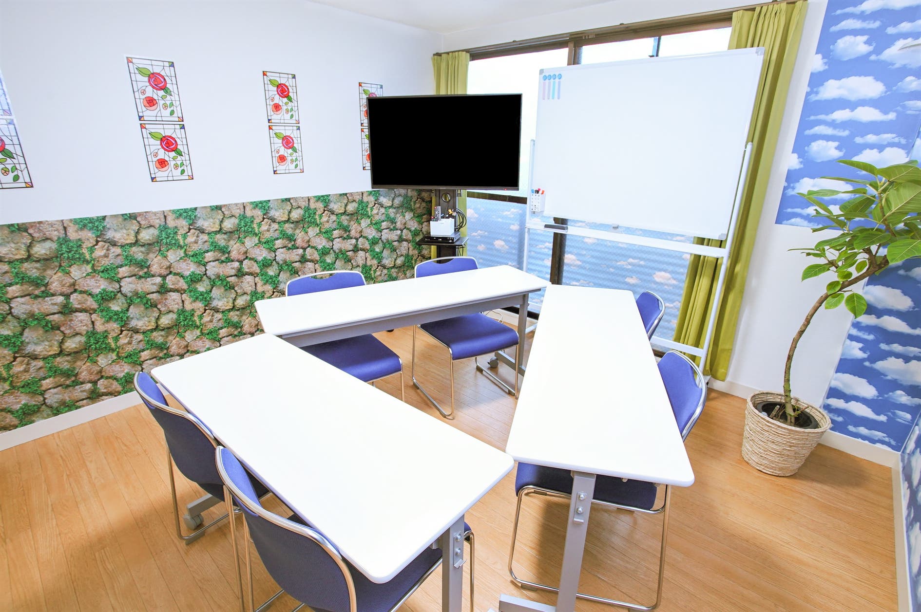 【京都駅前ステーション401】駅出口から徒歩４分のテレワーク応援スペース！爽やか空間で話合いに会議に作業などが捗る部屋の写真7