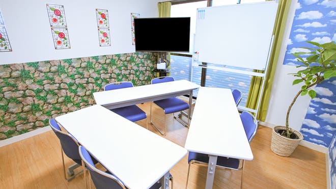 【京都駅前ステーション401】駅出口から徒歩4分のテレワーク応援スペース!爽やか空間で話合いに会議に作業などが捗る部屋の写真7