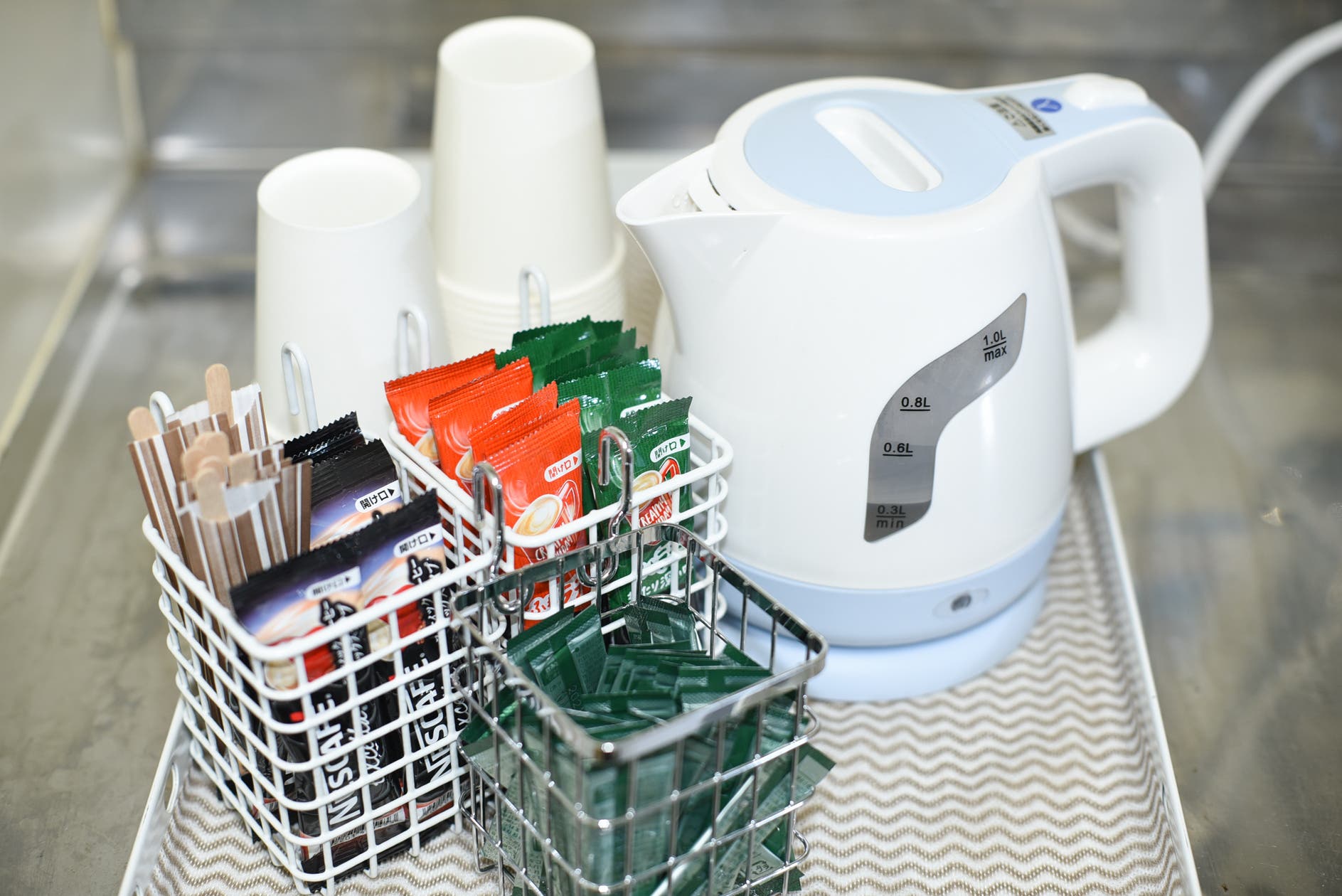 【京都駅前ステーション401】駅出口から徒歩４分のテレワーク応援スペース！爽やか空間で話合いに会議に作業などが捗る部屋の写真16