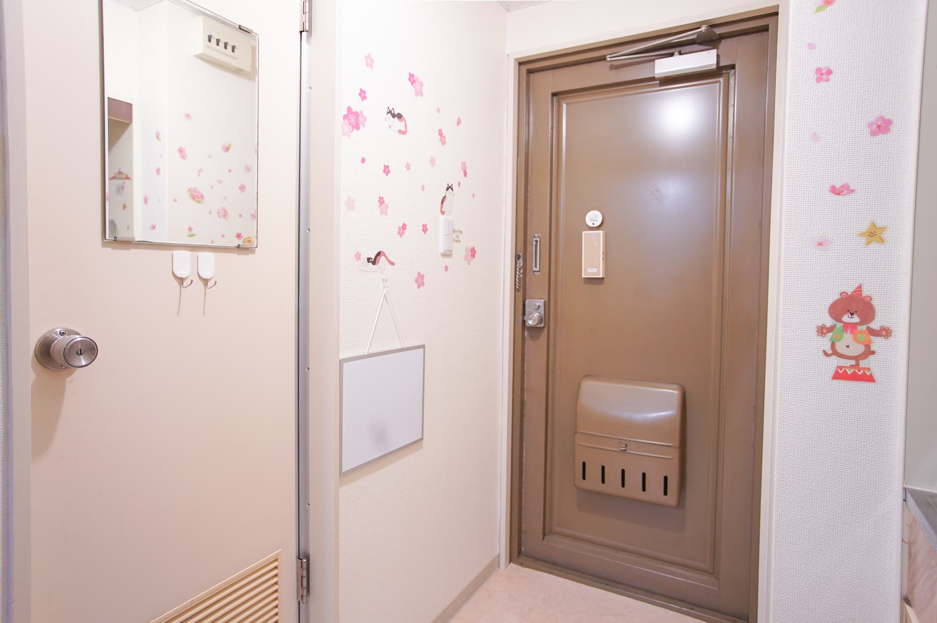 【京都駅前ステーション401】駅出口から徒歩４分のテレワーク応援スペース！爽やか空間で話合いに会議に作業などが捗る部屋の写真19