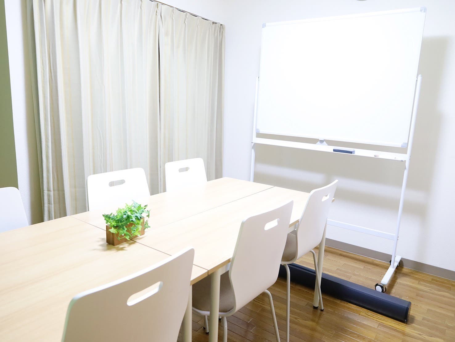 光回線【FRIENDS IX】北千住駅徒歩２分！会議、撮影、ボードゲーム、などで利用可能！WIFI、プロジェクター等無料！光回線の写真5